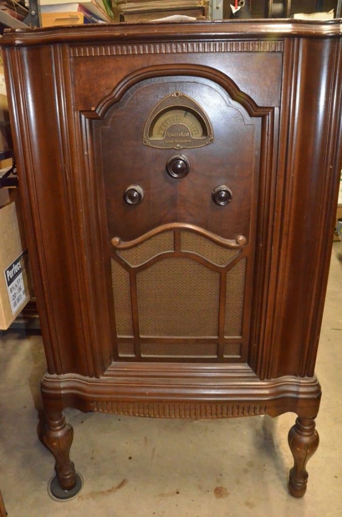 Atwater-Kent-console - IARCHS Radio Collector Club