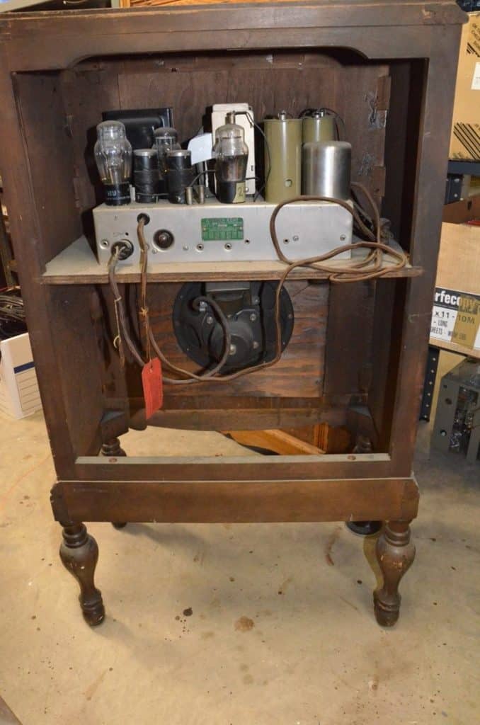 Atwater-Kent-console-insides - IARCHS Radio Collector Club