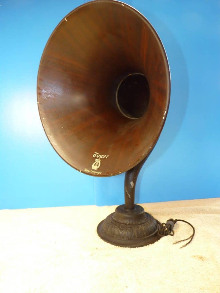 Front view of Tower horn speaker - IARCHS Radio Collector Club