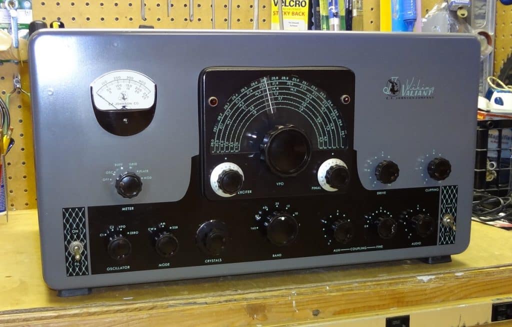 E. F. Johnson Viking Valiant - IARCHS Radio Collector Club