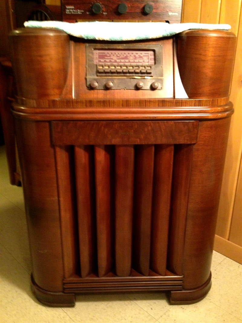 Philco-42-390 - IARCHS Radio Collector Club