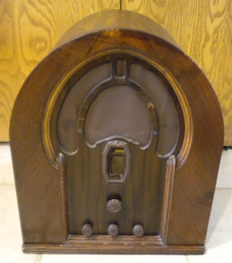 Philco-Cathedral - IARCHS Radio Collector Club