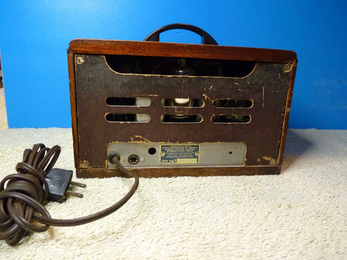 Windsor back - IARCHS Radio Collector Club