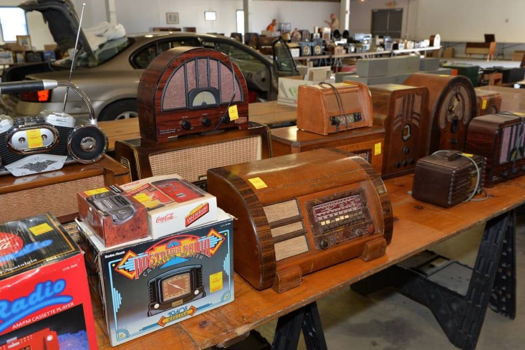 IARCHS: 2016 Antique Radio Auction Pictures - IARCHS Radio Collector Club