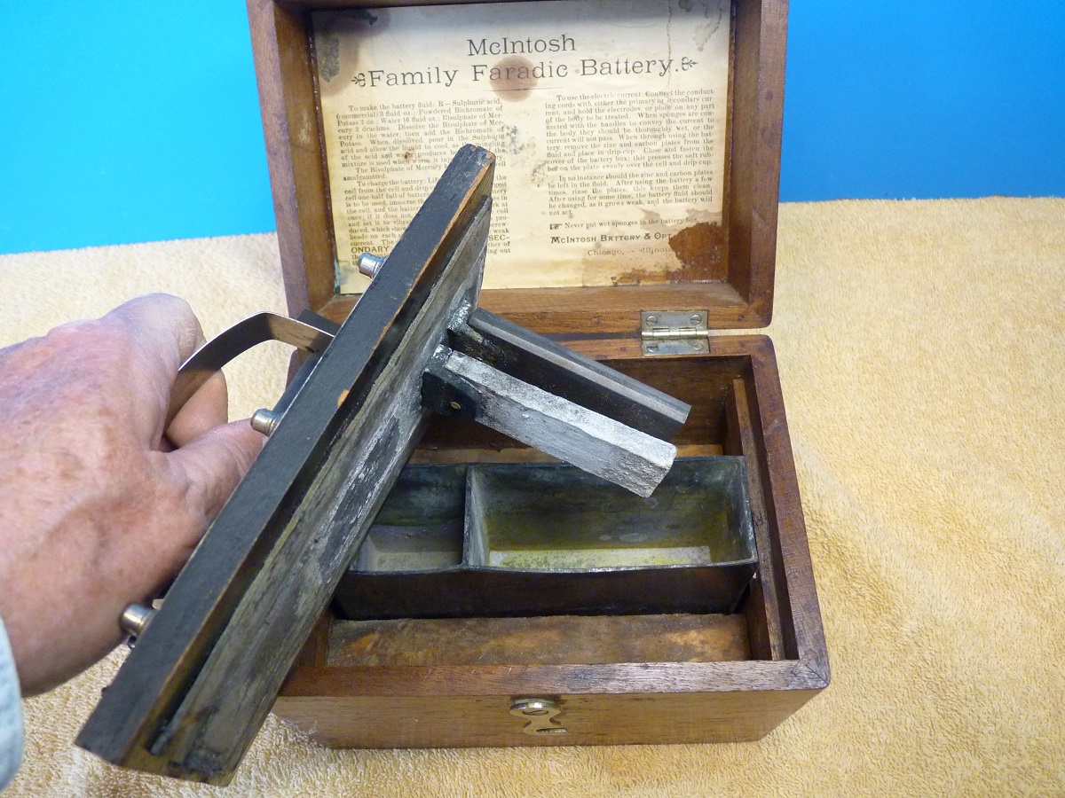 McIntosh Family Faradic Battery inside view - IARCHS Radio Collector Club