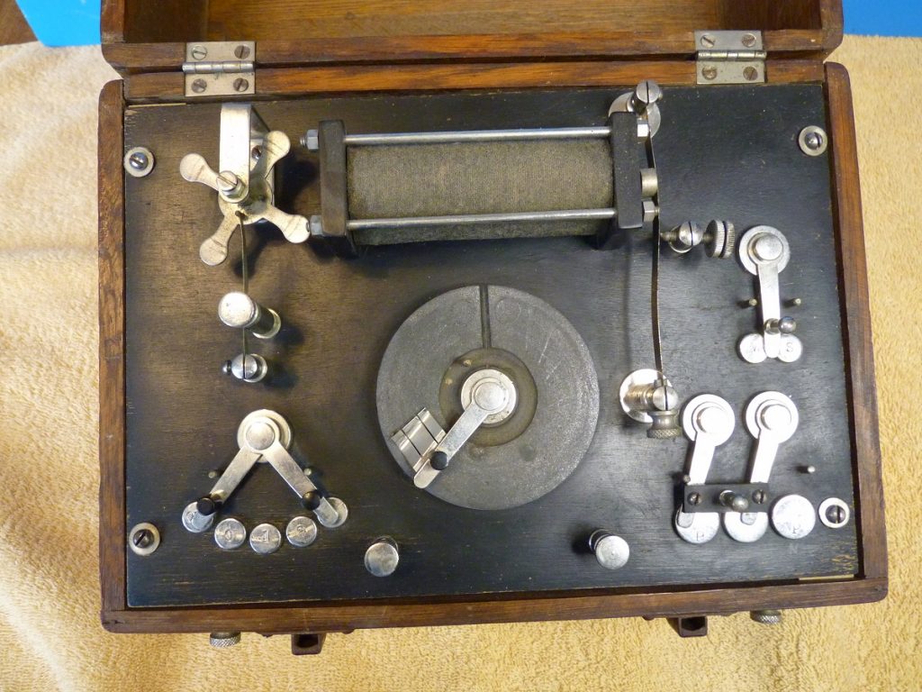 Quack medical device top view - IARCHS Radio Collector Club