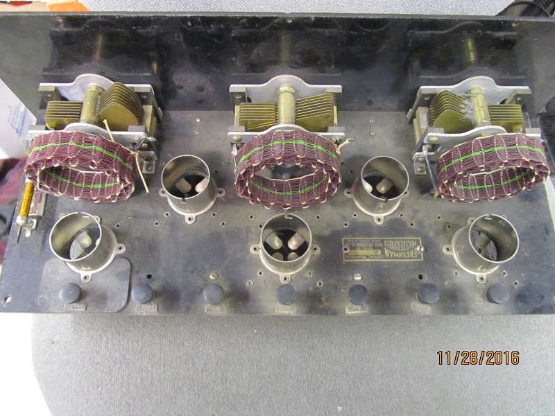 Freshman Masterpiece battery radio inside view - IARCHS Radio Collector ...