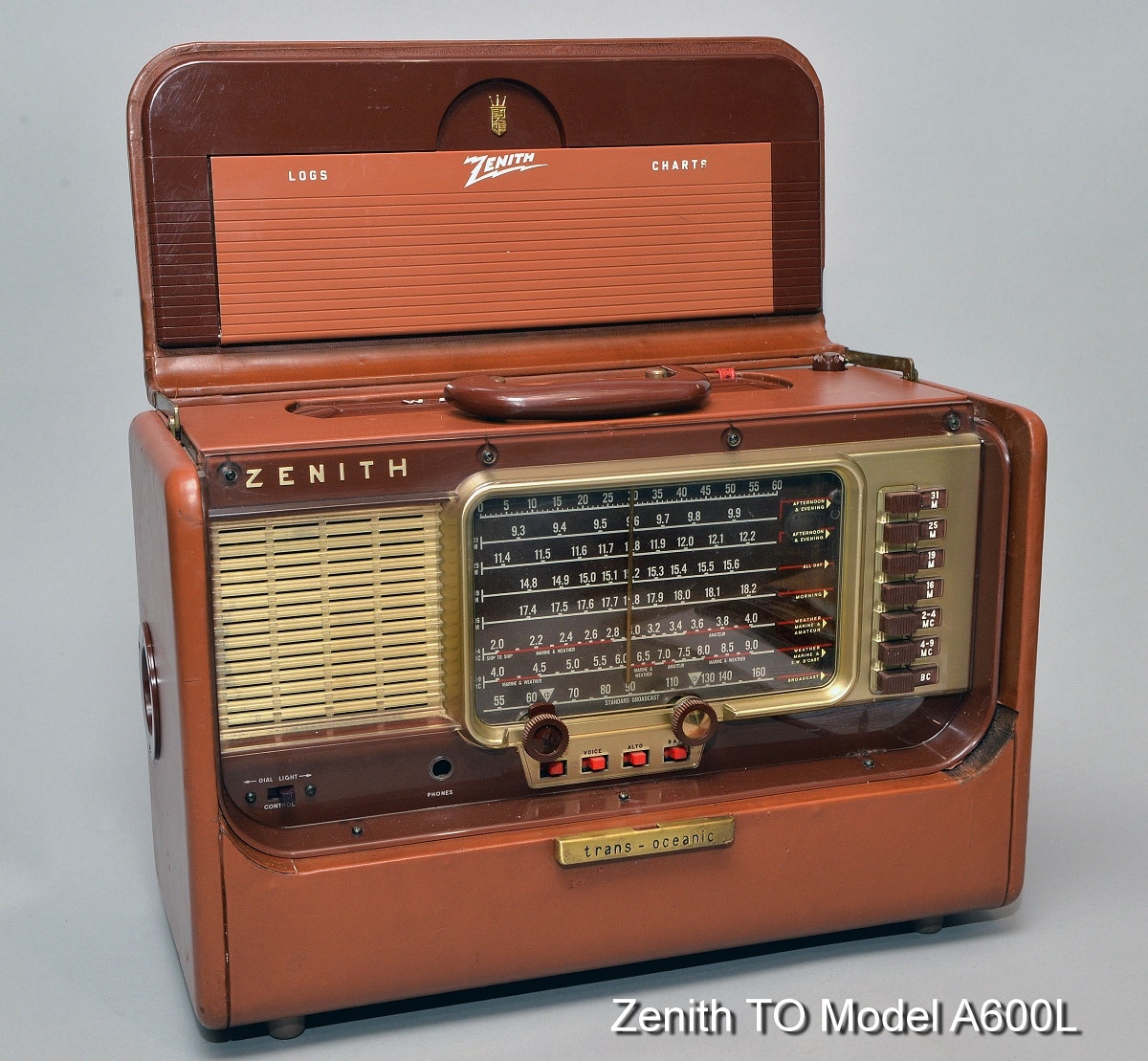 Zenith Model A600L Chassis 6A41 - IARCHS Radio Collector Club