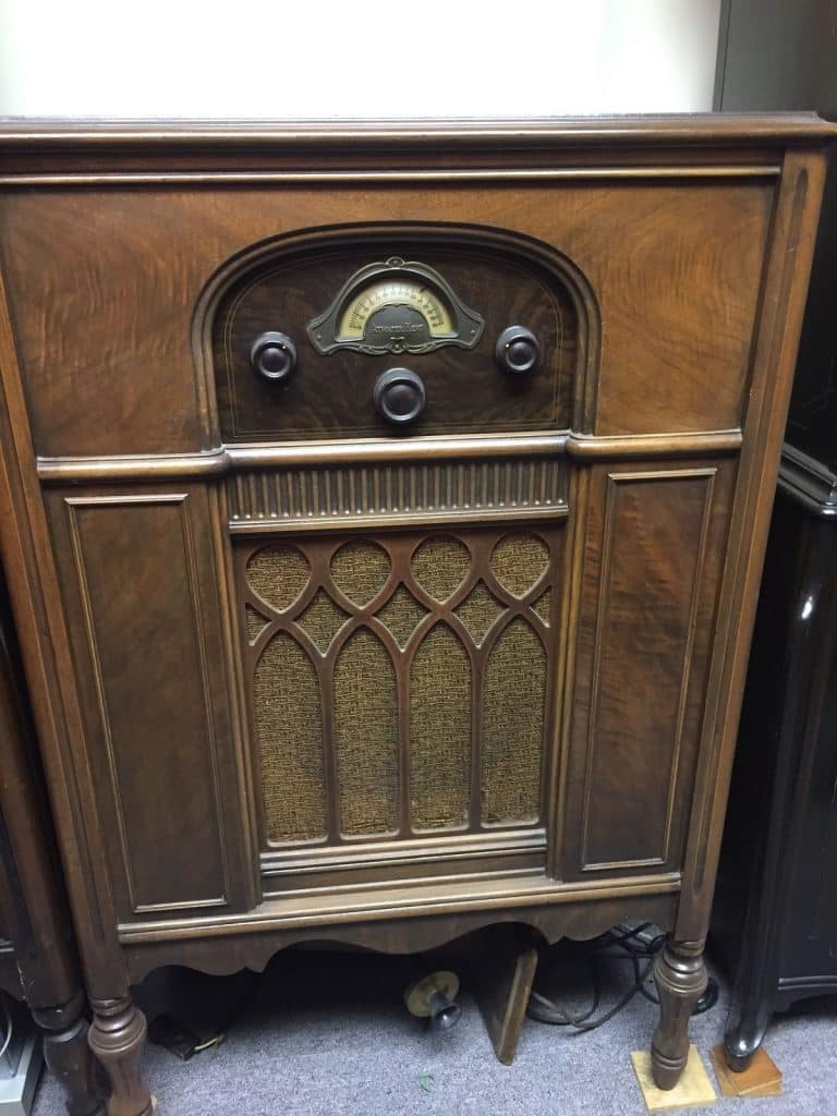 Atwater Kent Model 85 in D Style cabinet - IARCHS Radio Collector Club