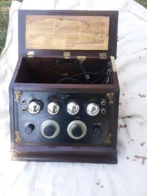 Colin B. Kennedy model VI - IARCHS Radio Collector Club
