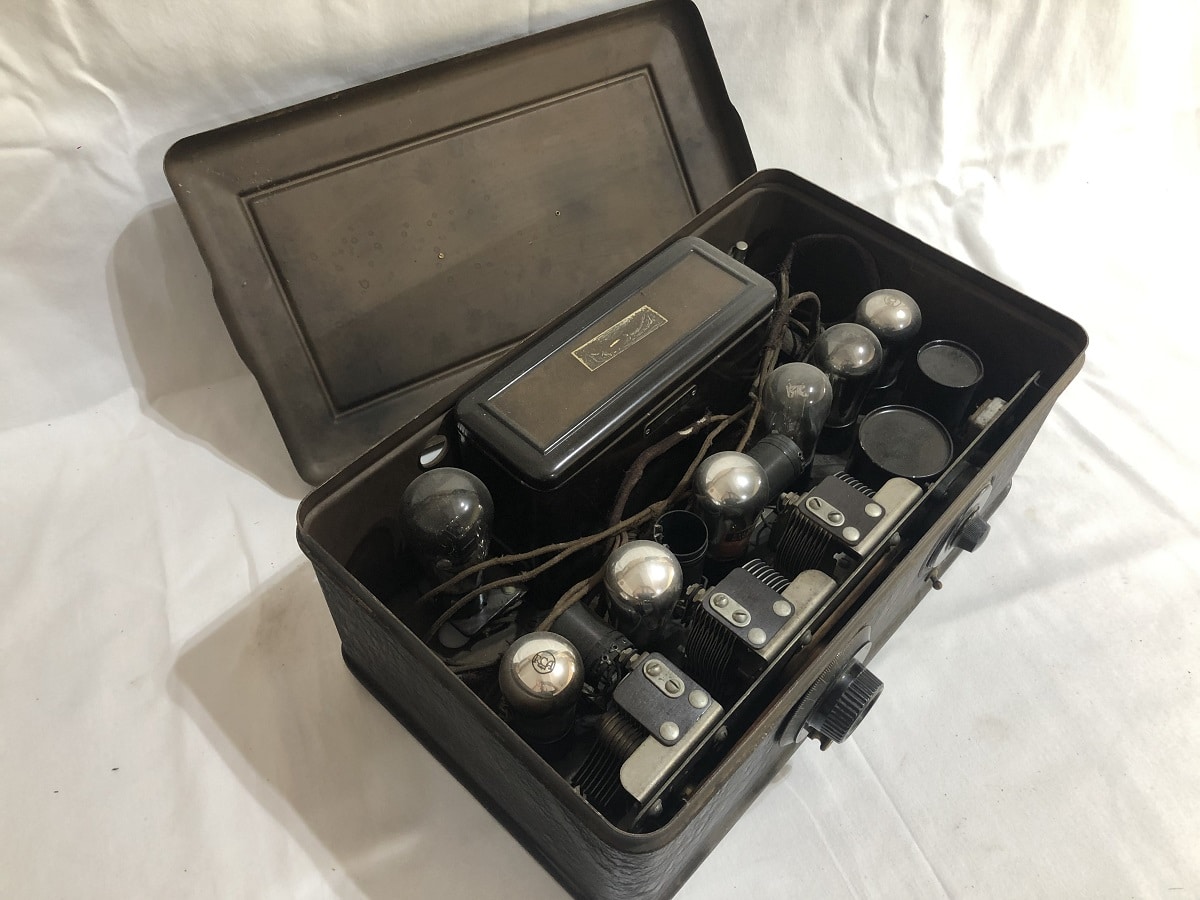 Atwater Kent Model 40 insides - IARCHS Radio Collector Club