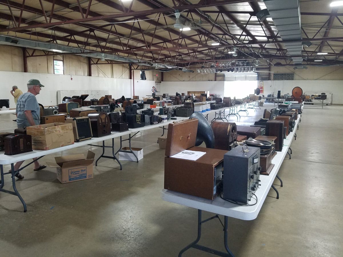 2021 Auction pictures - IARCHS Radio Collector Club