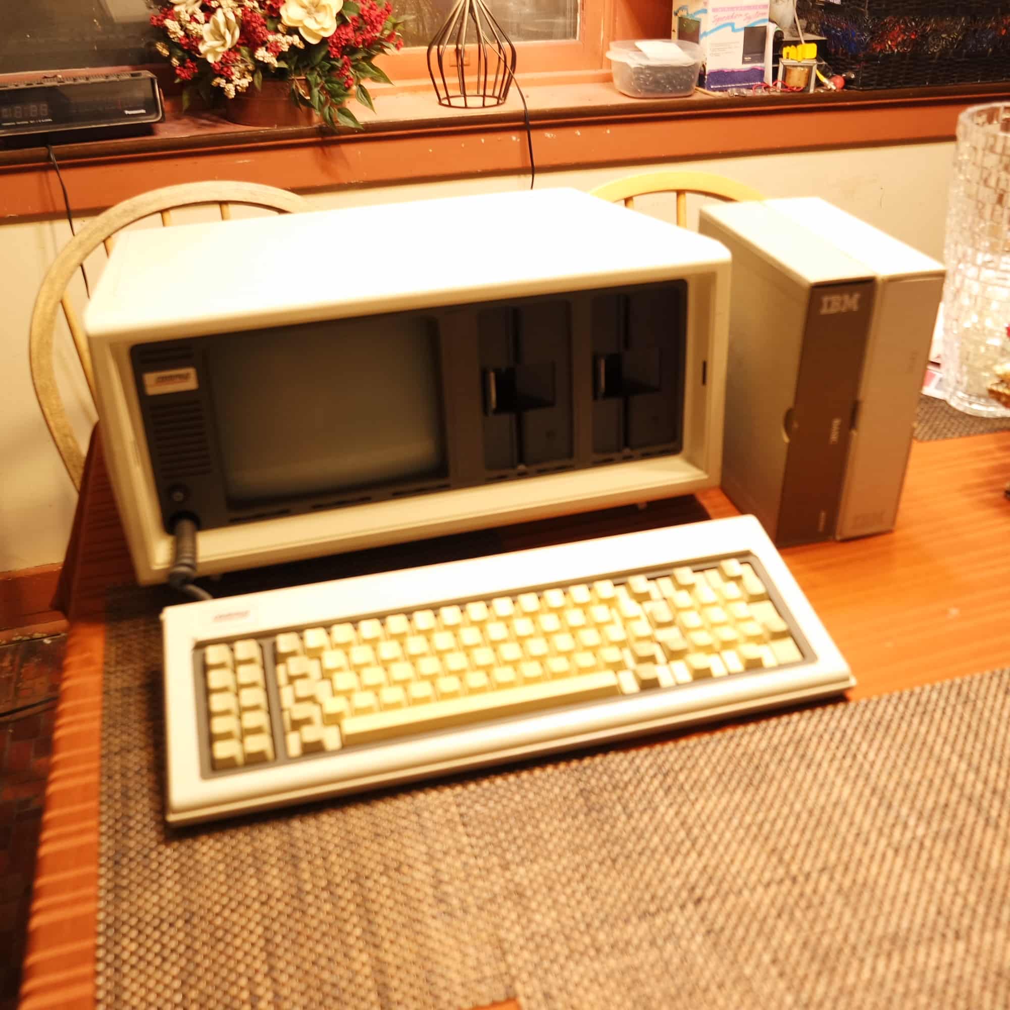 1984_Compaq_portable_Computer - IARCHS Radio Collector Club