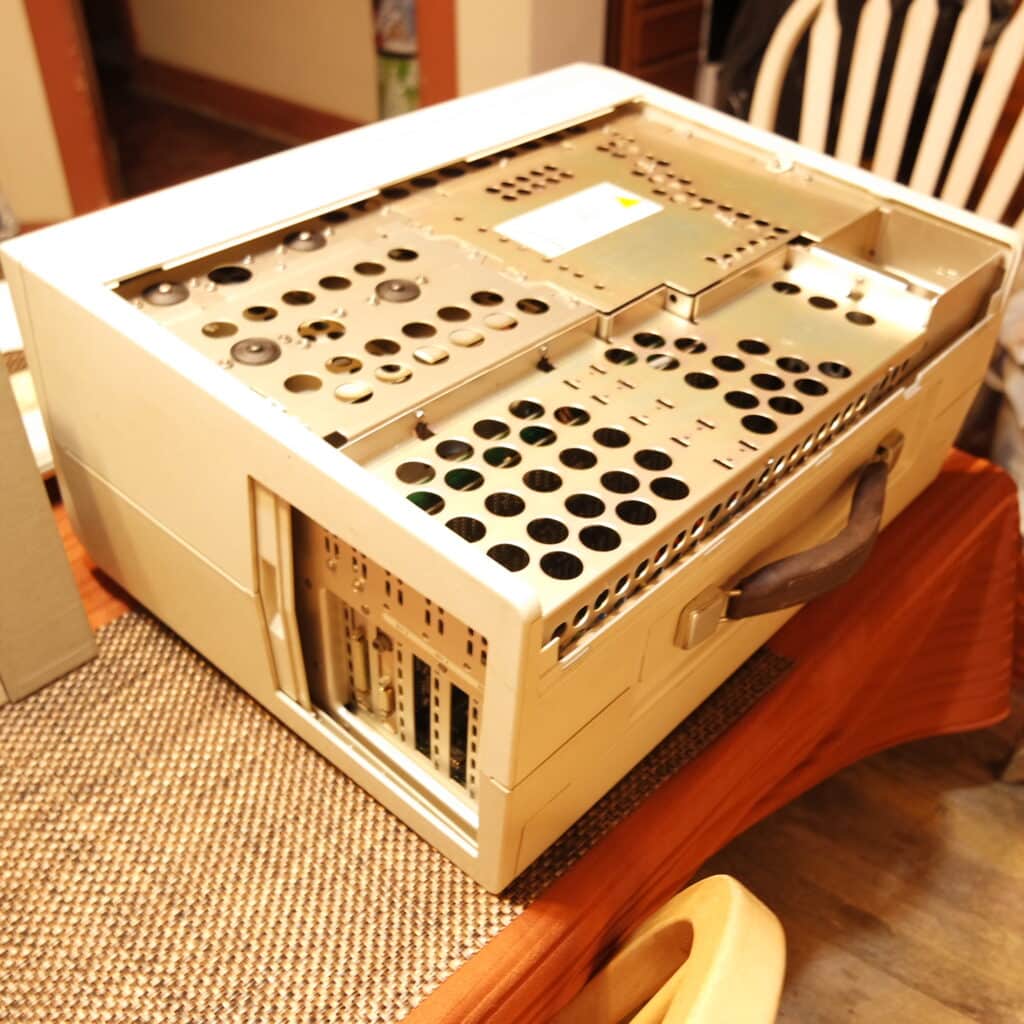 Antique Computer Auction Preview Pictures - IARCHS Radio Collector Club