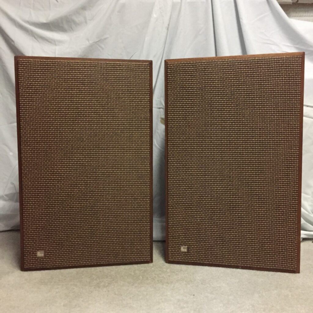 Jensen_TF4_Front - IARCHS Radio Collector Club