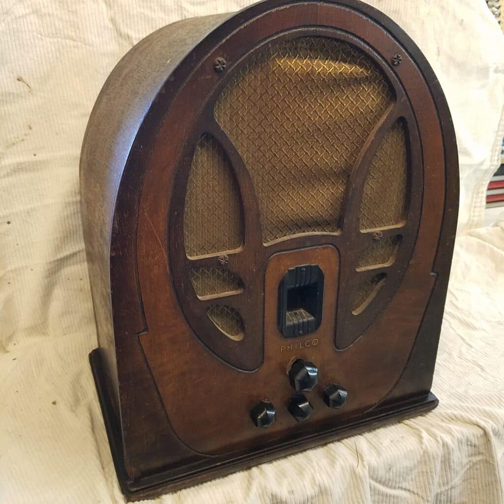 Philco 89B - IARCHS Radio Collector Club