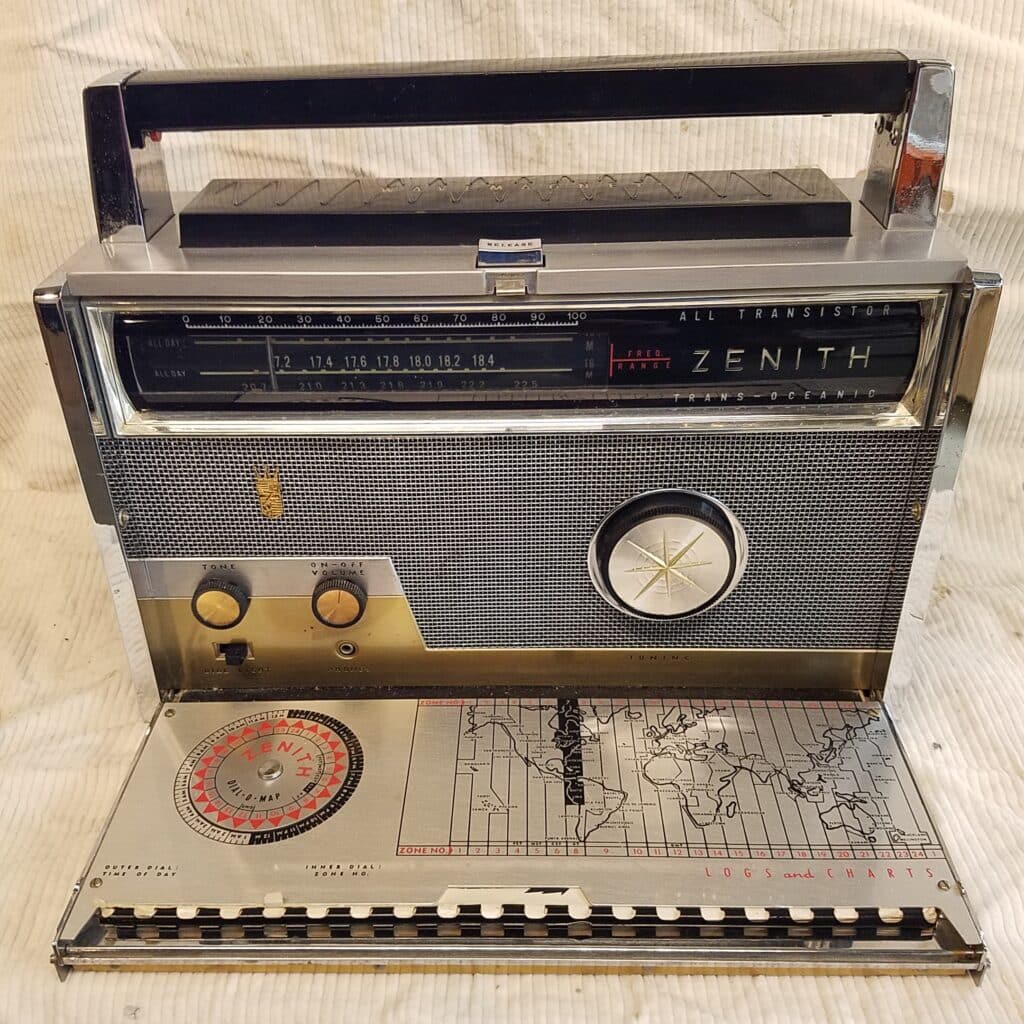 Zenith Transoceanic Royal 1000 - IARCHS Radio Collector Club