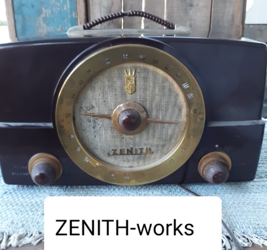Zenith table radio - IARCHS Radio Collector Club