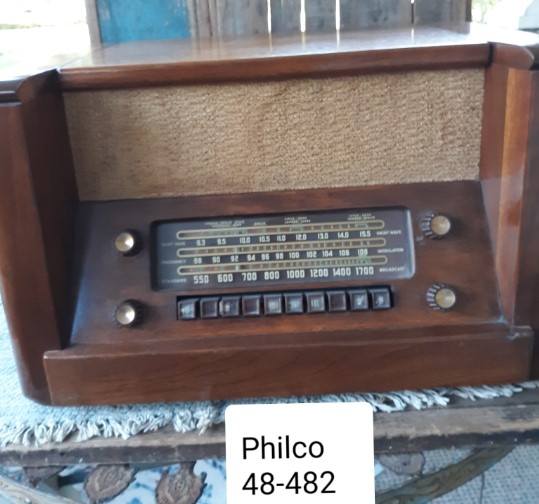 Philco 48-482 Multi-band table radio - IARCHS Radio Collector Club