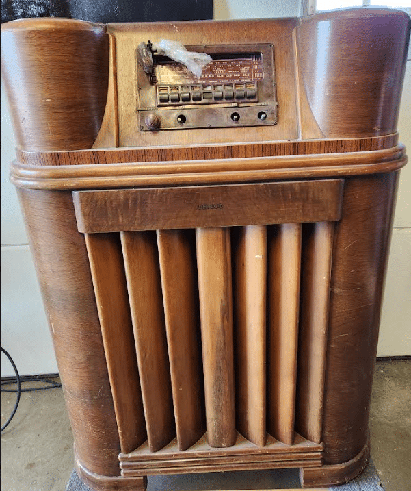 Philco Console - IARCHS Radio Collector Club