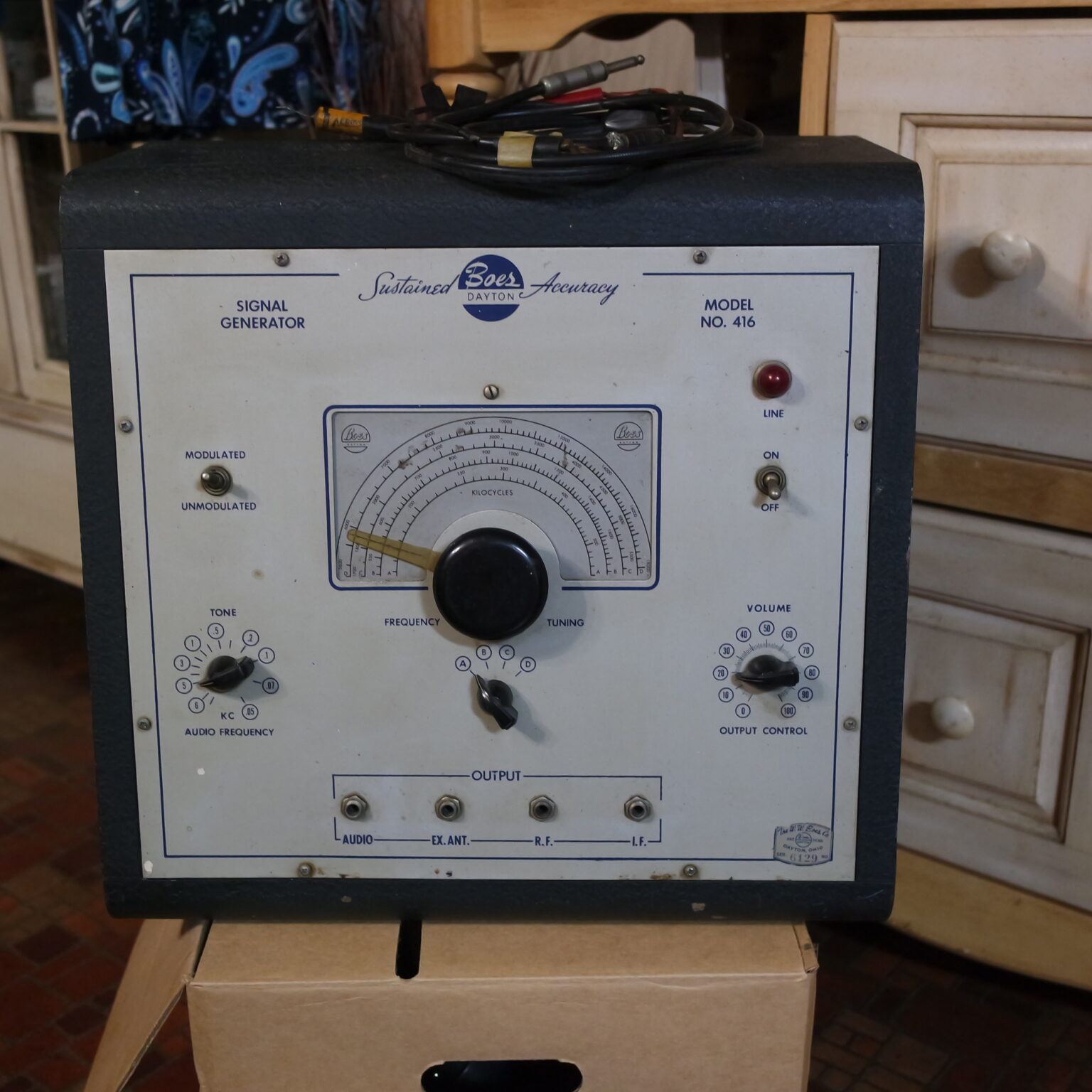 Ham Radio & Test Equipment Auction Preview Pictures - IARCHS Radio ...