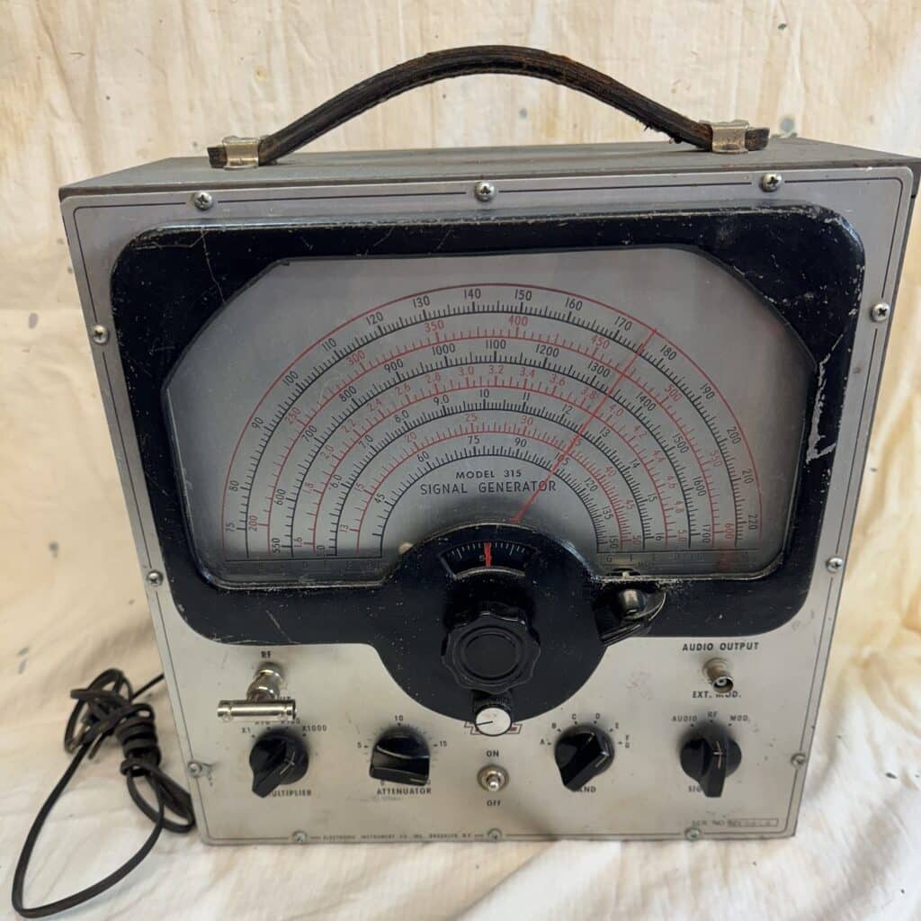 Ham Radio & Test Equipment Auction Preview Pictures - IARCHS Radio ...