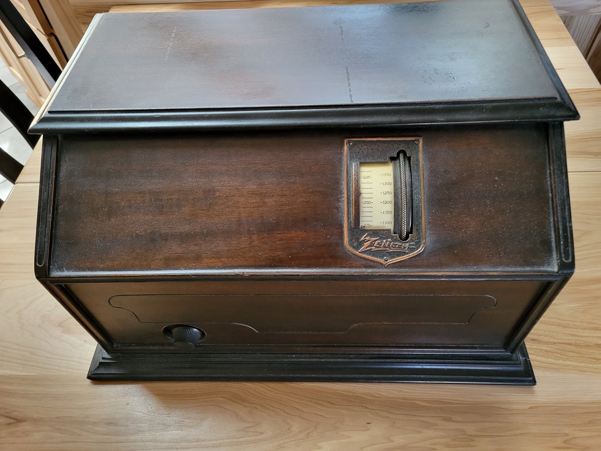 Zenith Model 12 outside - IARCHS Radio Collector Club