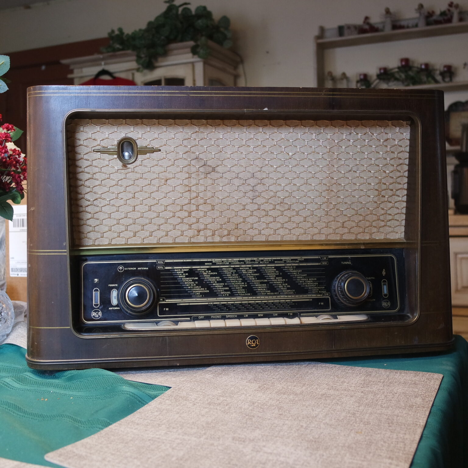 2024 Antique Radio Auction Preview Pictures - IARCHS Radio Collector Club