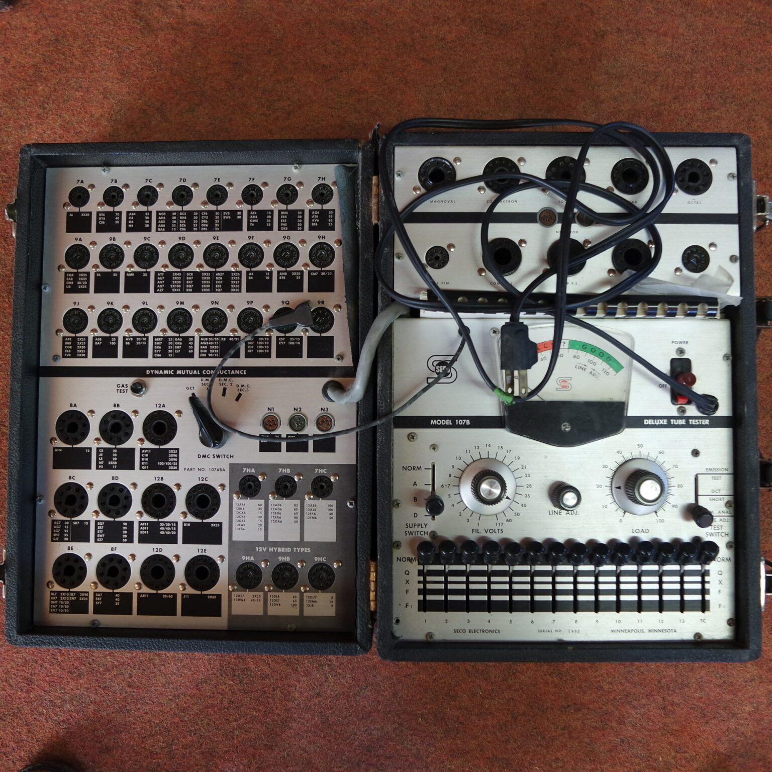 Ham Radio & Test Equipment Auction Preview Pictures - IARCHS Radio ...